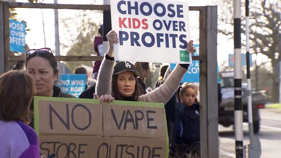 Protest Planned Against New Vape Shop Opening in Parakai